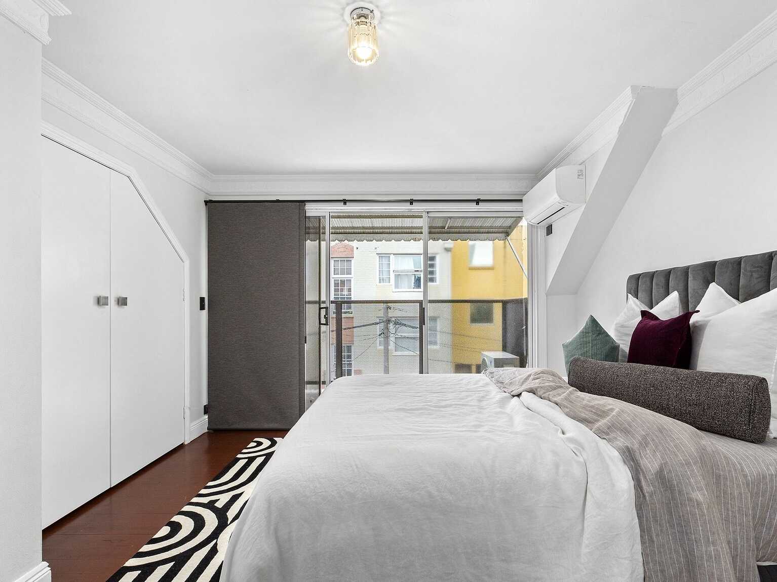 Terrace For Sale - 185 Brougham Street Woolloomooloo